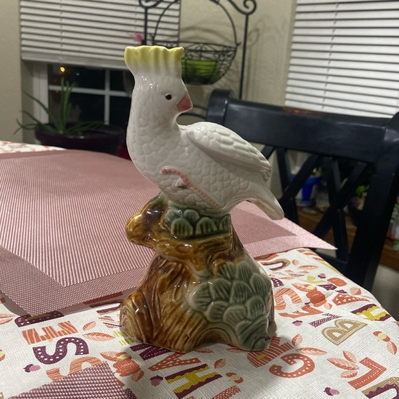 Vintage | Other | Vtg Porcelain Cockatoo Parrot Bird Figurine Log ...